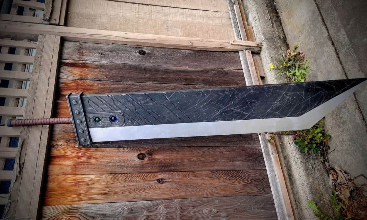 Best Buster Sword Replicas - Avid Collectibles